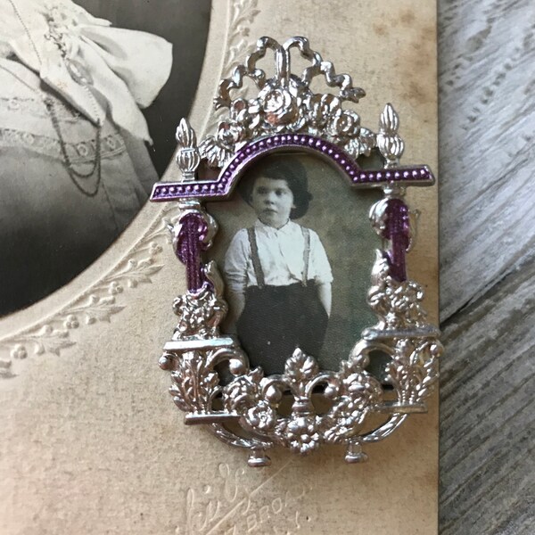 Picture Frame Brooch - Etsy