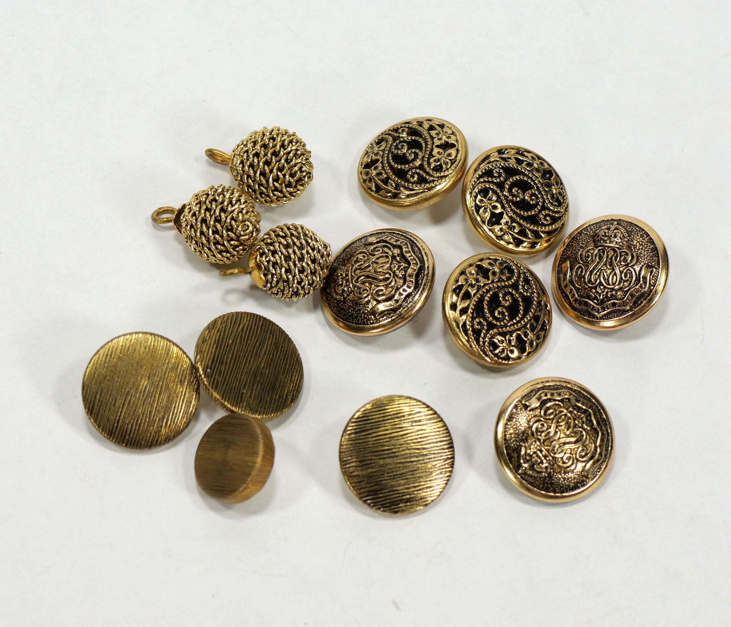 Vintage Gold Tone Finished Button Collection Some Sets & Variety of ...