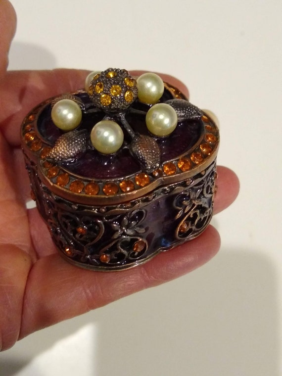 Vintage Enameled Hinged Trinket Box with Magnetic Clo… - Gem