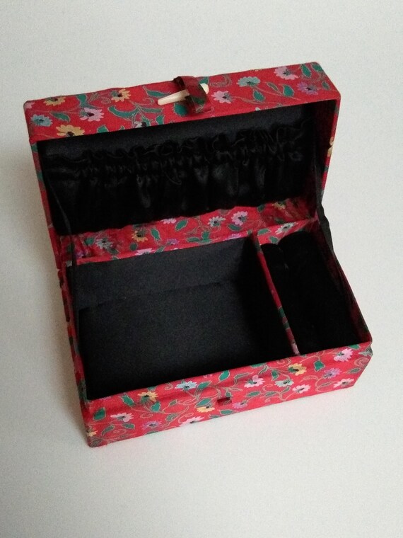 Vintage Small Padded Satin Covered Jewelry Box, Small… - Gem