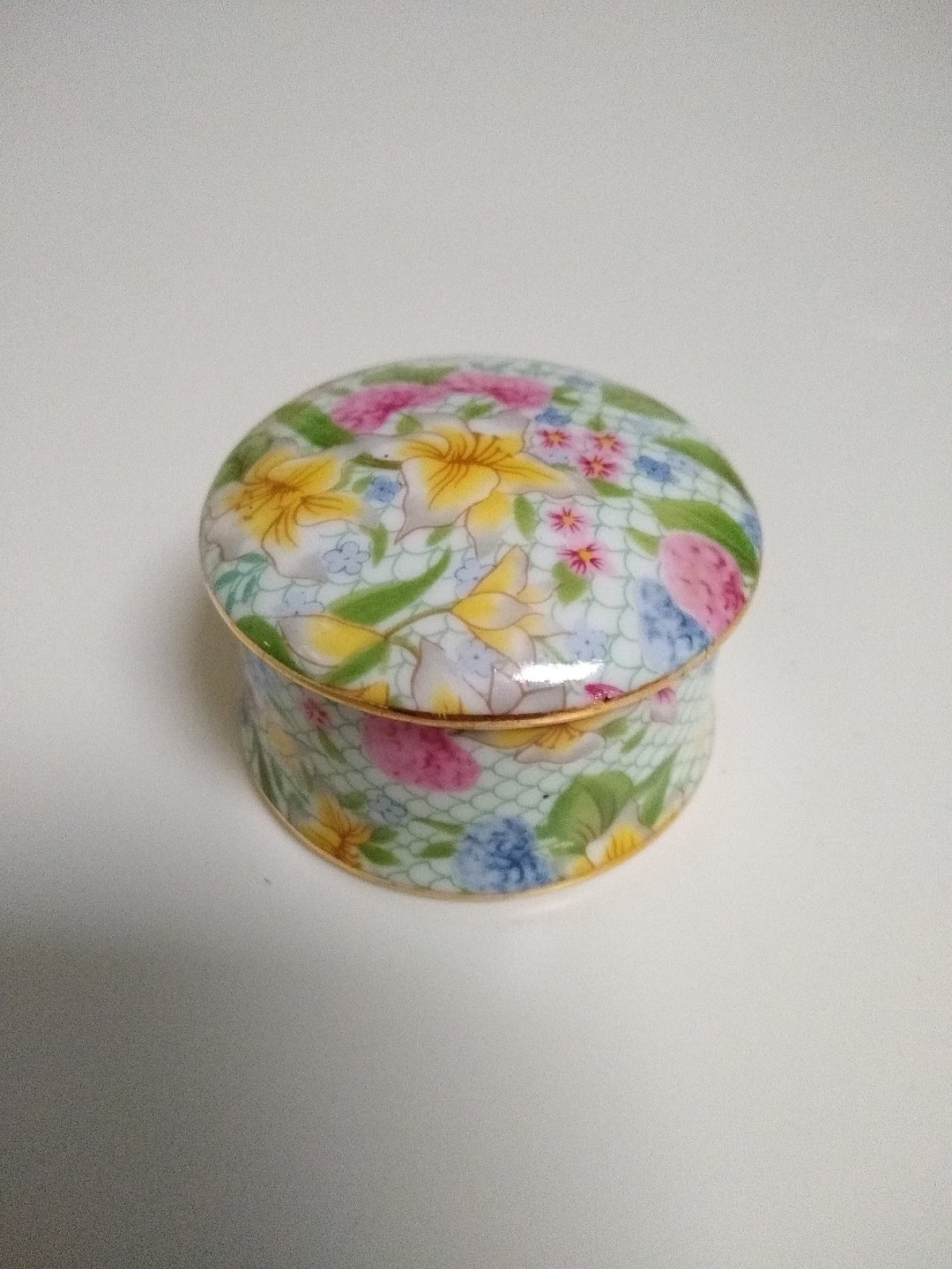 Small Vintage Porcelain Trinket Box With Lid, Jewelry or Pin Box - Etsy