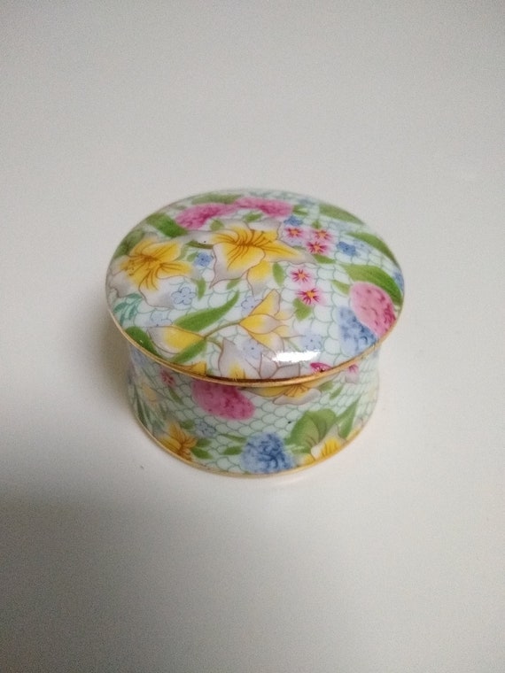 Small Vintage Porcelain Trinket Box with Lid, Jewelry… - Gem