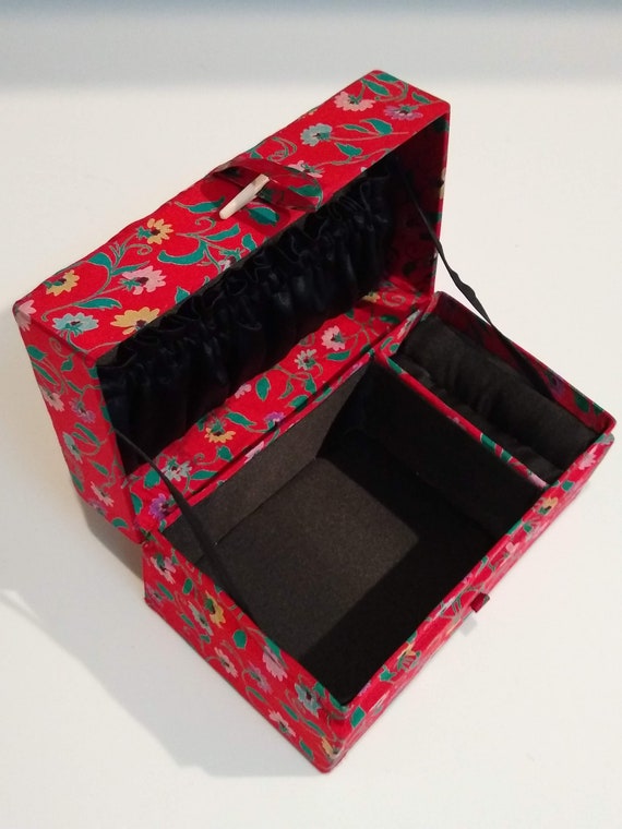 Vintage Small Padded Satin Covered Jewelry Box, Small… - Gem