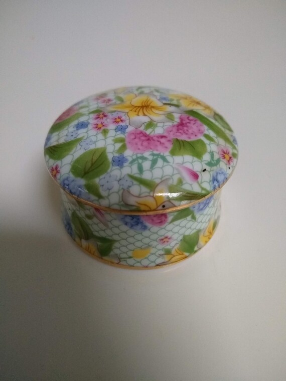 Small Vintage Porcelain Trinket Box with Lid, Jewelry… - Gem