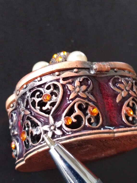 Vintage Enameled Hinged Trinket Box with Magnetic Clo… - Gem