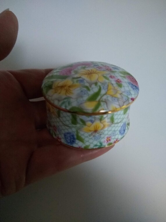 Small Vintage Porcelain Trinket Box with Lid, Jewelry… - Gem