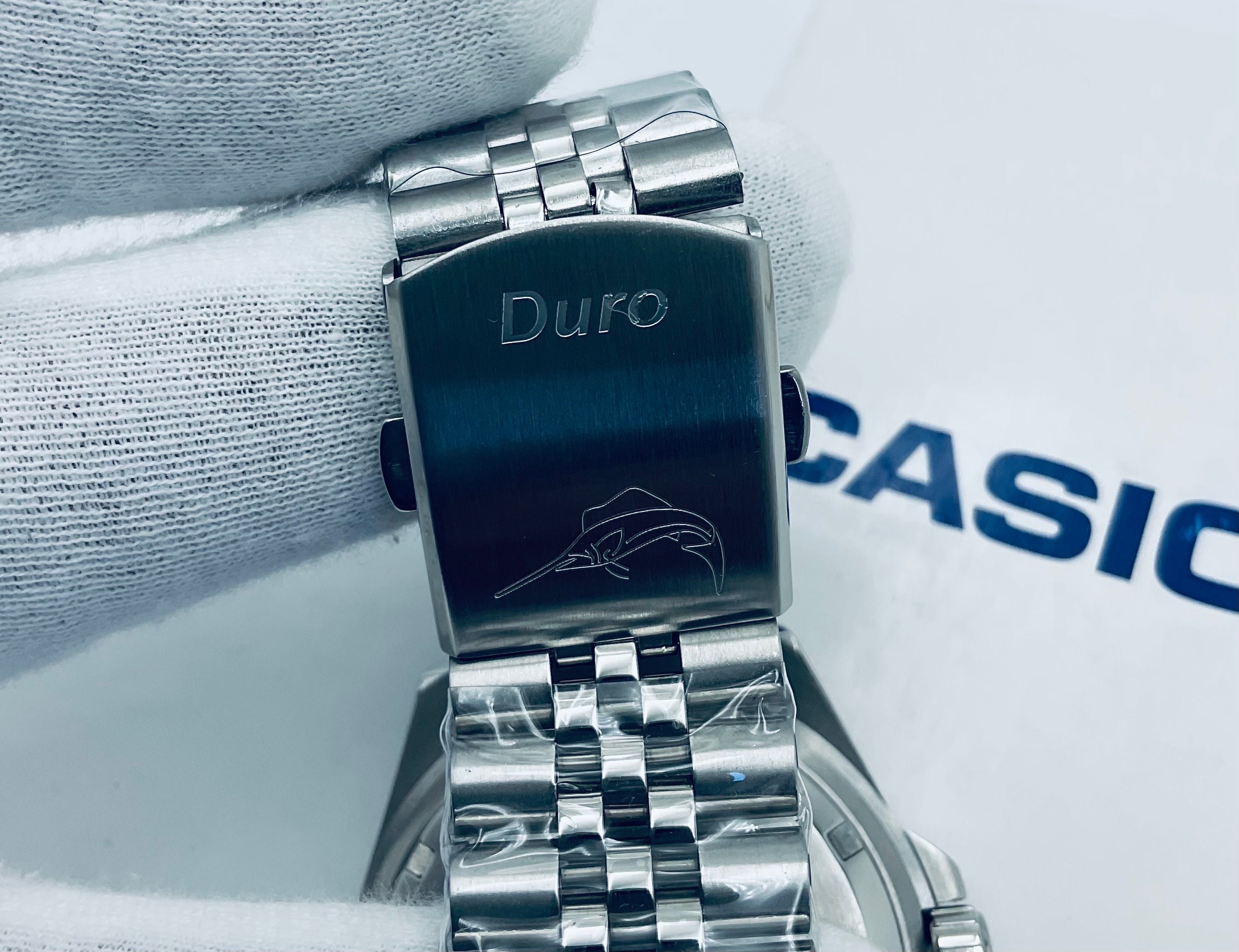 Casio MDV106-1AV, Duro, Custom Magnifier Window, S/steel Watch, 200 ...