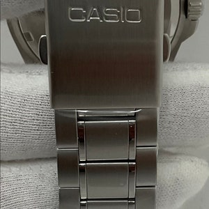 Casio MDV106-1AV, Duro, Custom Magnifier Window, S/steel Watch, 200 ...