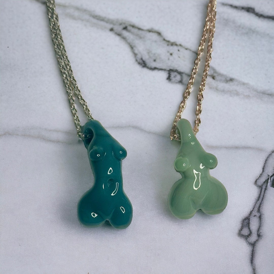 Small Female Body Pendant - Etsy