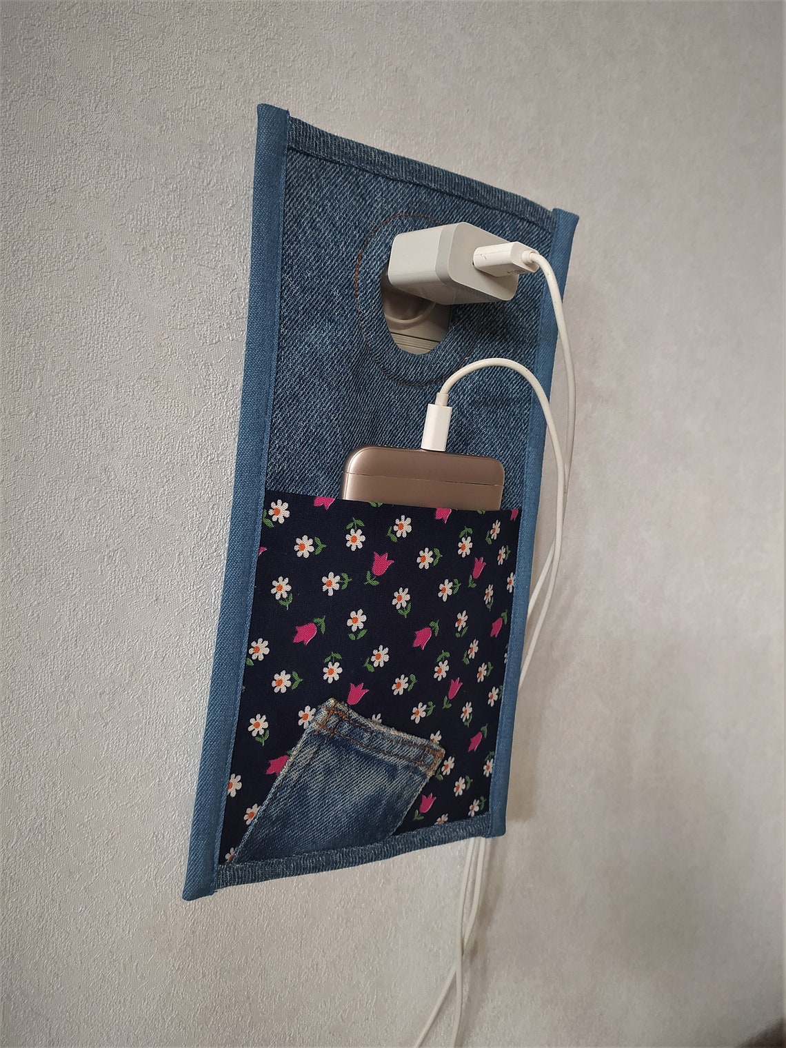 Phone Holder While Charging Hanging Phone Pocket Phone Charging Station ...