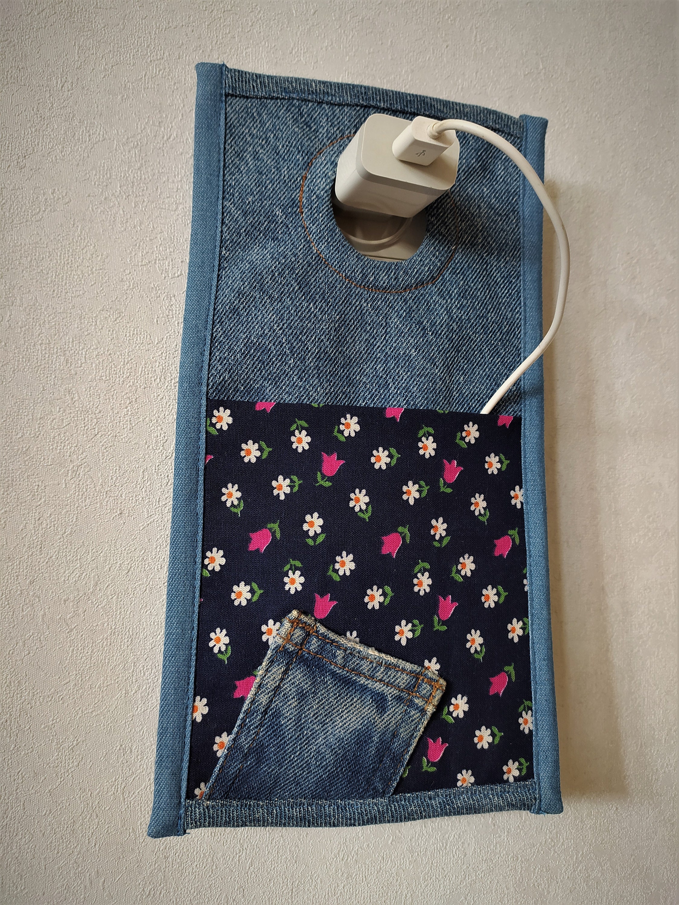 Phone Holder While Charging Hanging Phone Pocket Phone Charging Station ...