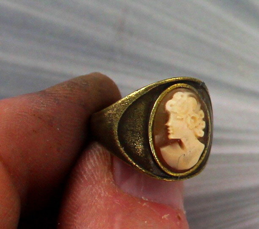 Vintage Cameo Ring --- Size 7 1/2 ---solid Brass - Cameo Jewelry Hand ...