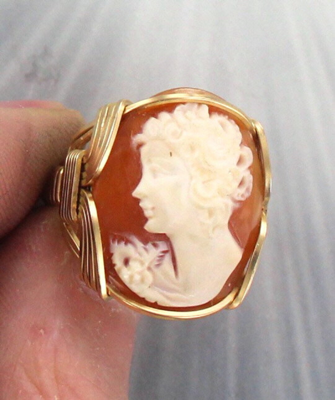Vintage Cameo Ring - Shell Cameo Ring - in 14kt Rolled Gold --- Carved ...