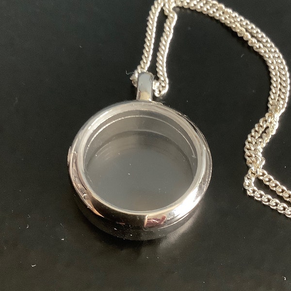 Glass Locket Pendant - Etsy UK