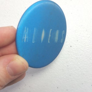 Rare 1986 ALIENS Movie Promotional Blue Lenticular Pin Pinback Button ...