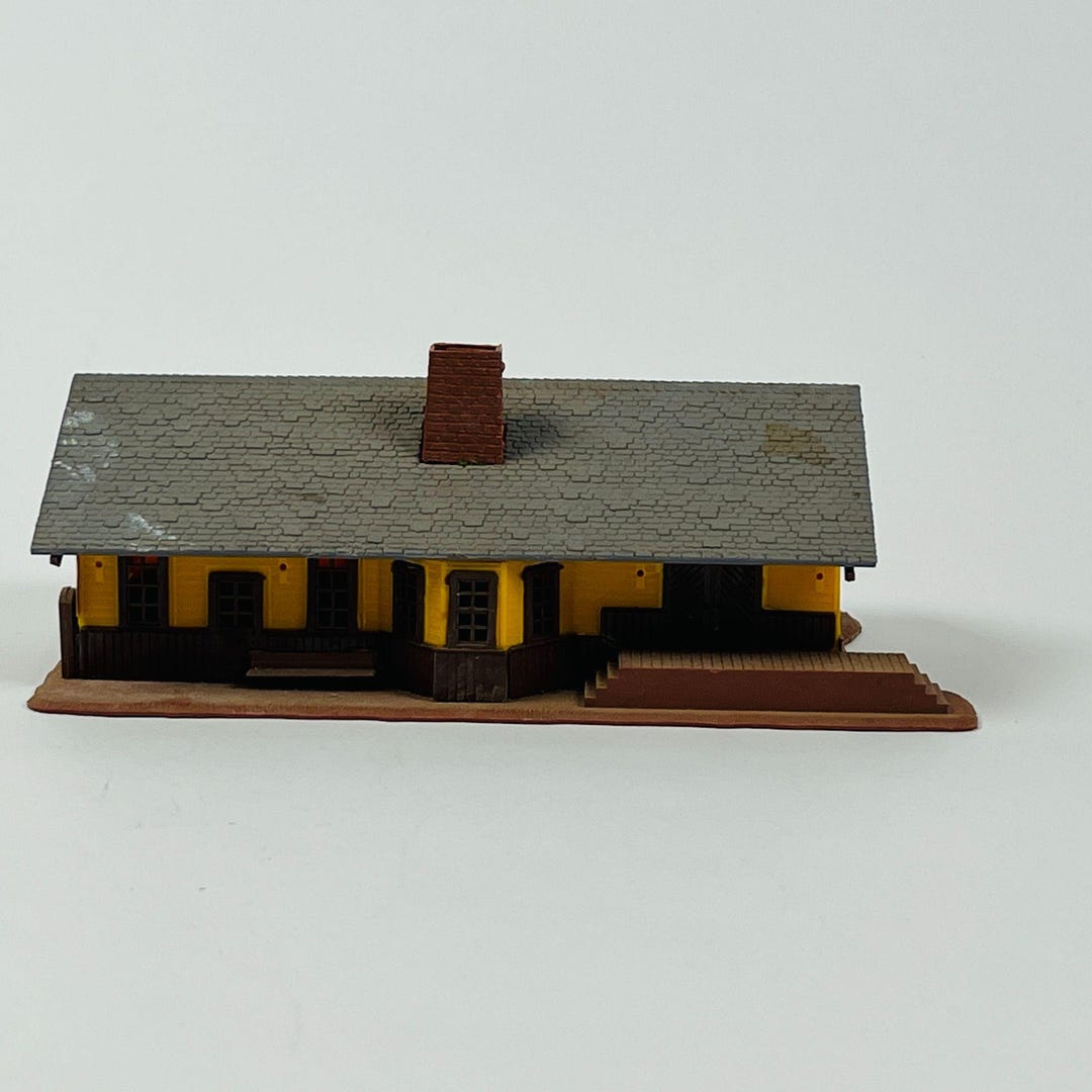 Model Railroad HO Scale Arlee Train Station Building With Ads & Chimney ...