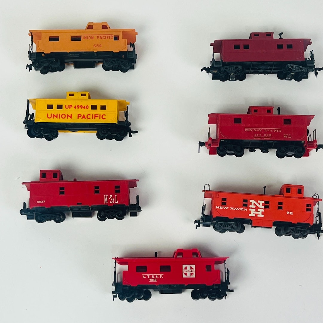 Vintage HO Scale 7 Caboose Train Cars Union Pacific, Pennsylvania ...
