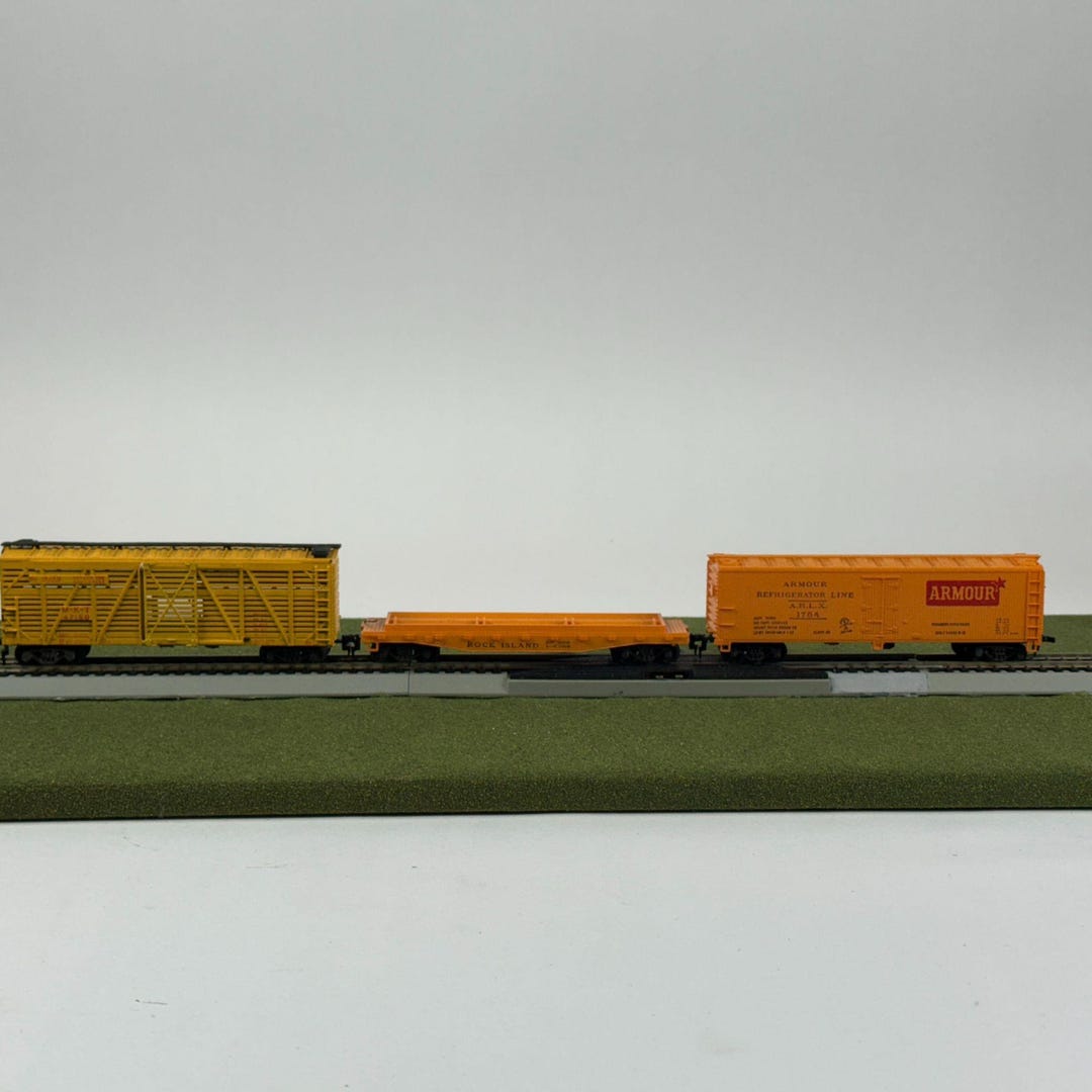 Vintage HO Scale Model Train Set: Armour, MKT & Rock Island Cars - Etsy