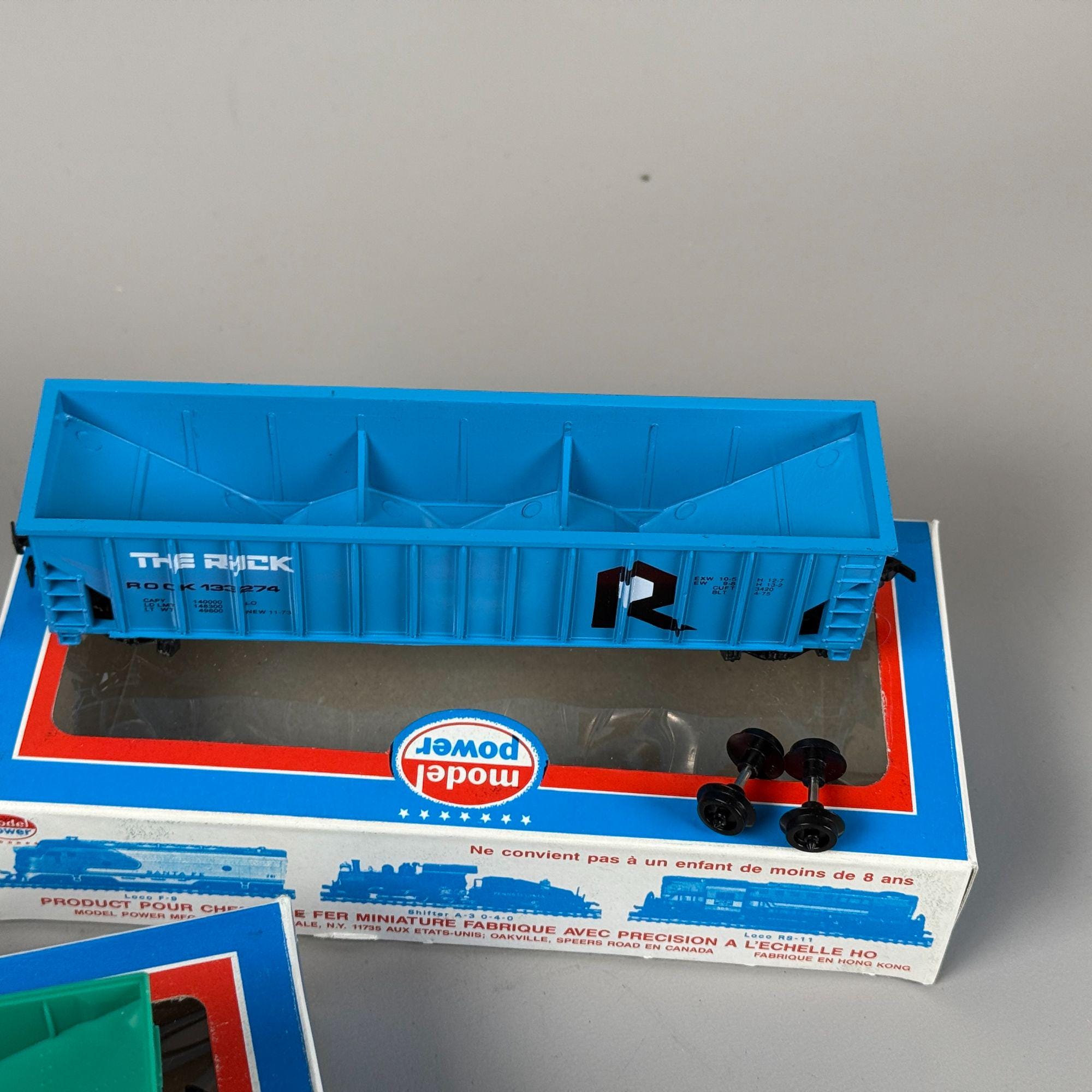 Model Power 3 HO Scale Train Cars CN Gondola Penn Central Hopper ...