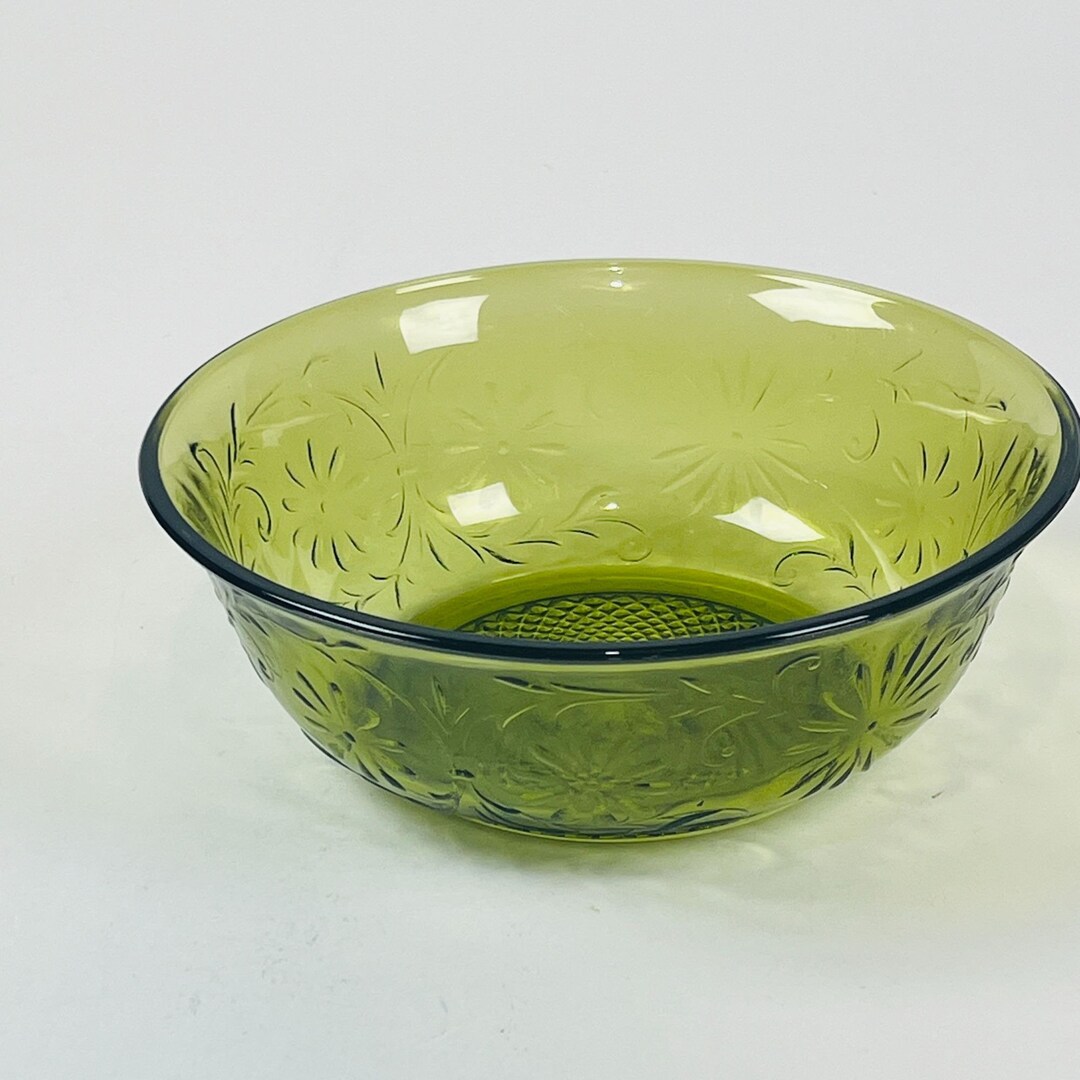 Vintage Indiana Glass Daisy Pattern Avocado Green 7.5 Wide Glass Bowl ...