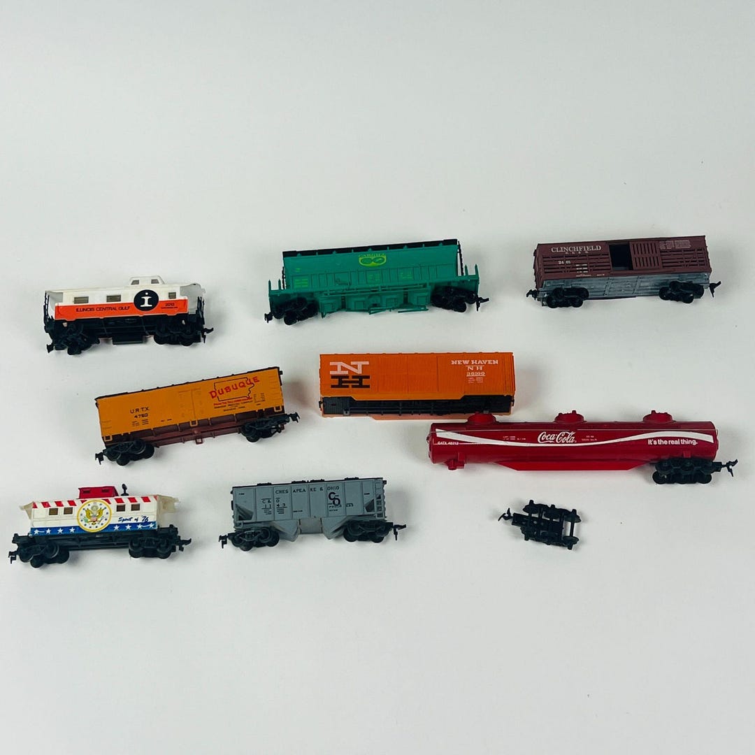Vintage HO Scale Model Train Cars Set of 8 With Mixed Brands & Styles ...
