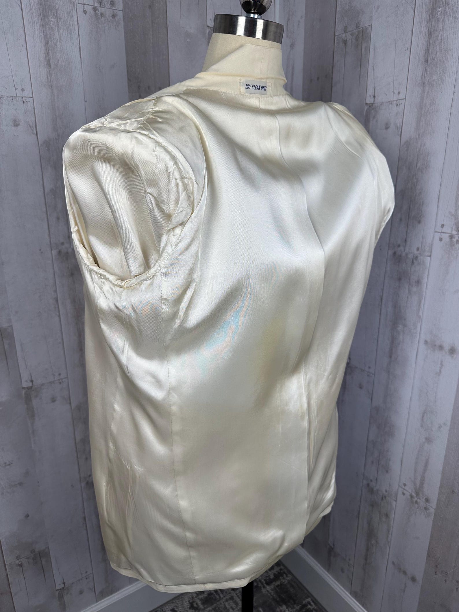True Antique White Tuxedo Jacket Button Closure Pockets Unisex Mens ...