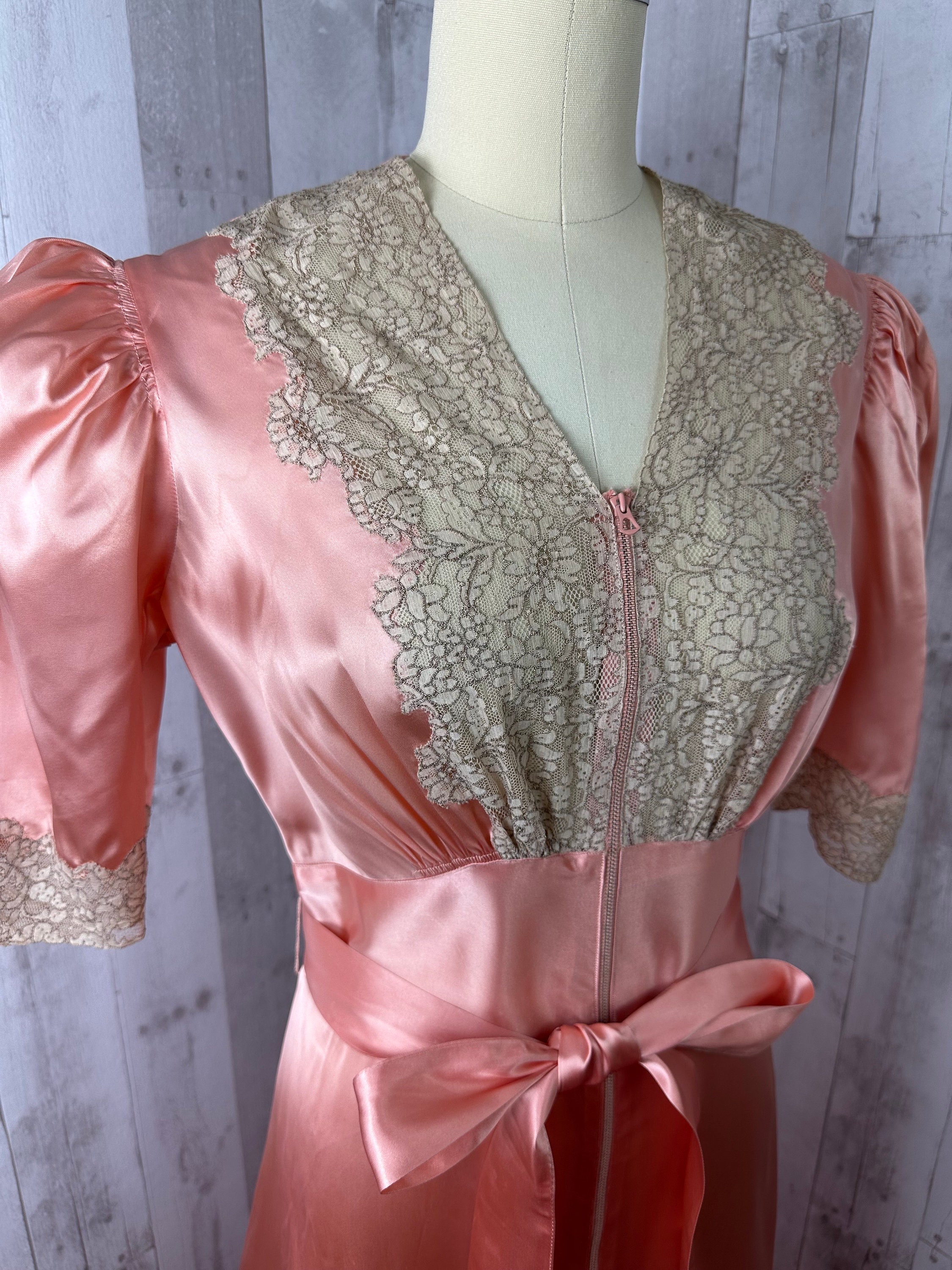 1920s Antique Satin Dressing Gown / Apricot Art Deco Hollywood Glam ...