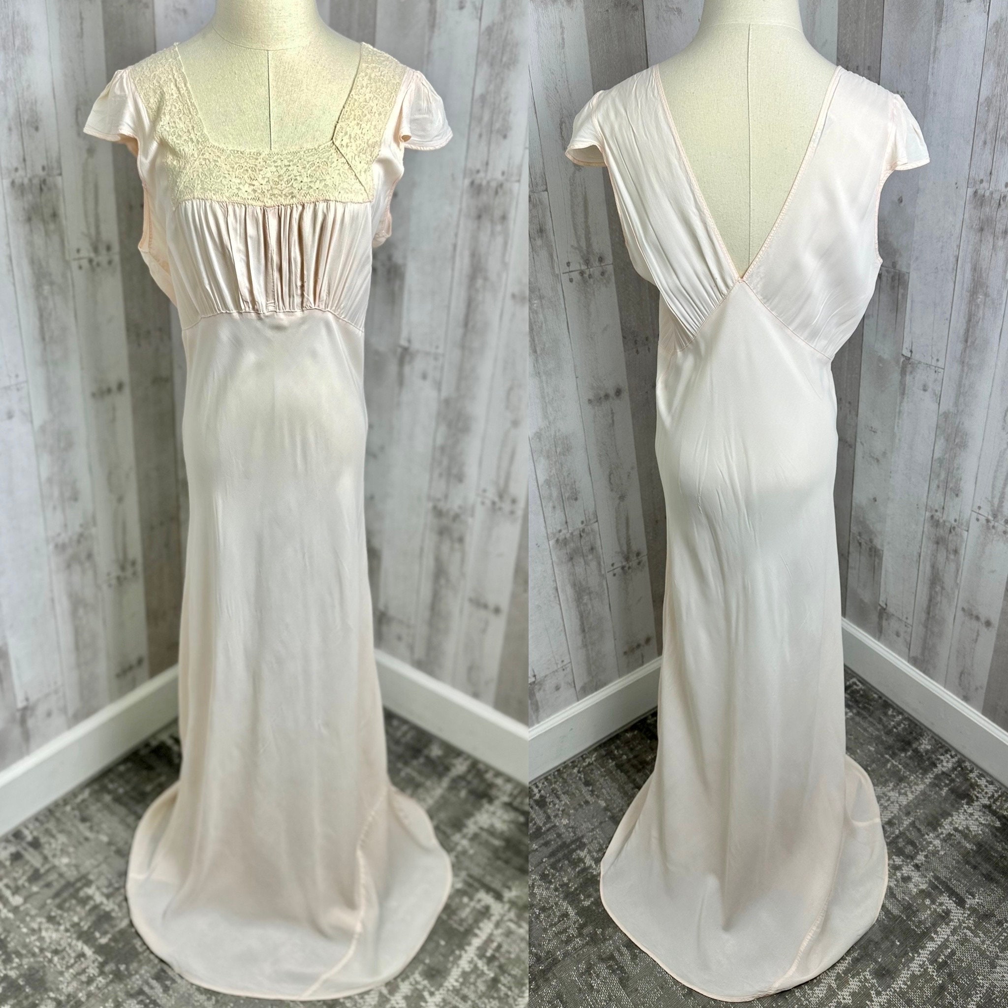 1930s Antique Nightgown / Lingerie Pale Pink Bias Cut Lace Neckline ...