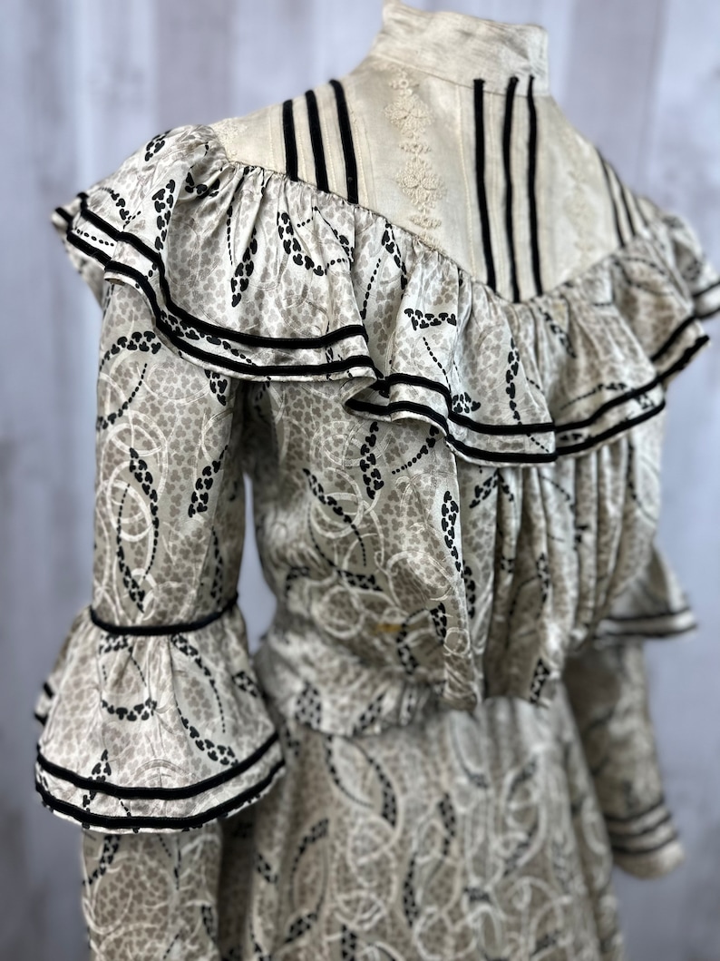 1890s~1900s Edwardian Gown 2PC Gibson Girl Dress Silk Brocade Gold ...