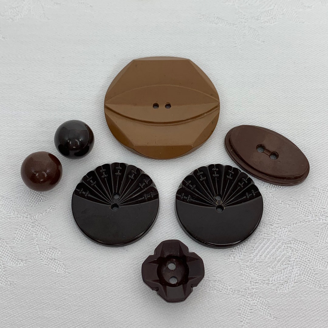 Vintage Bakelite Buttons Assorted Sizes Shapes Large Caramel Dark ...