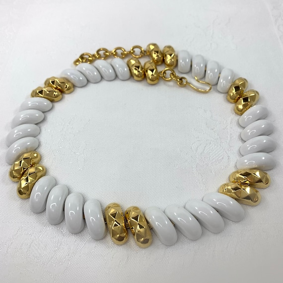 Vintage white textured enamel - Gem