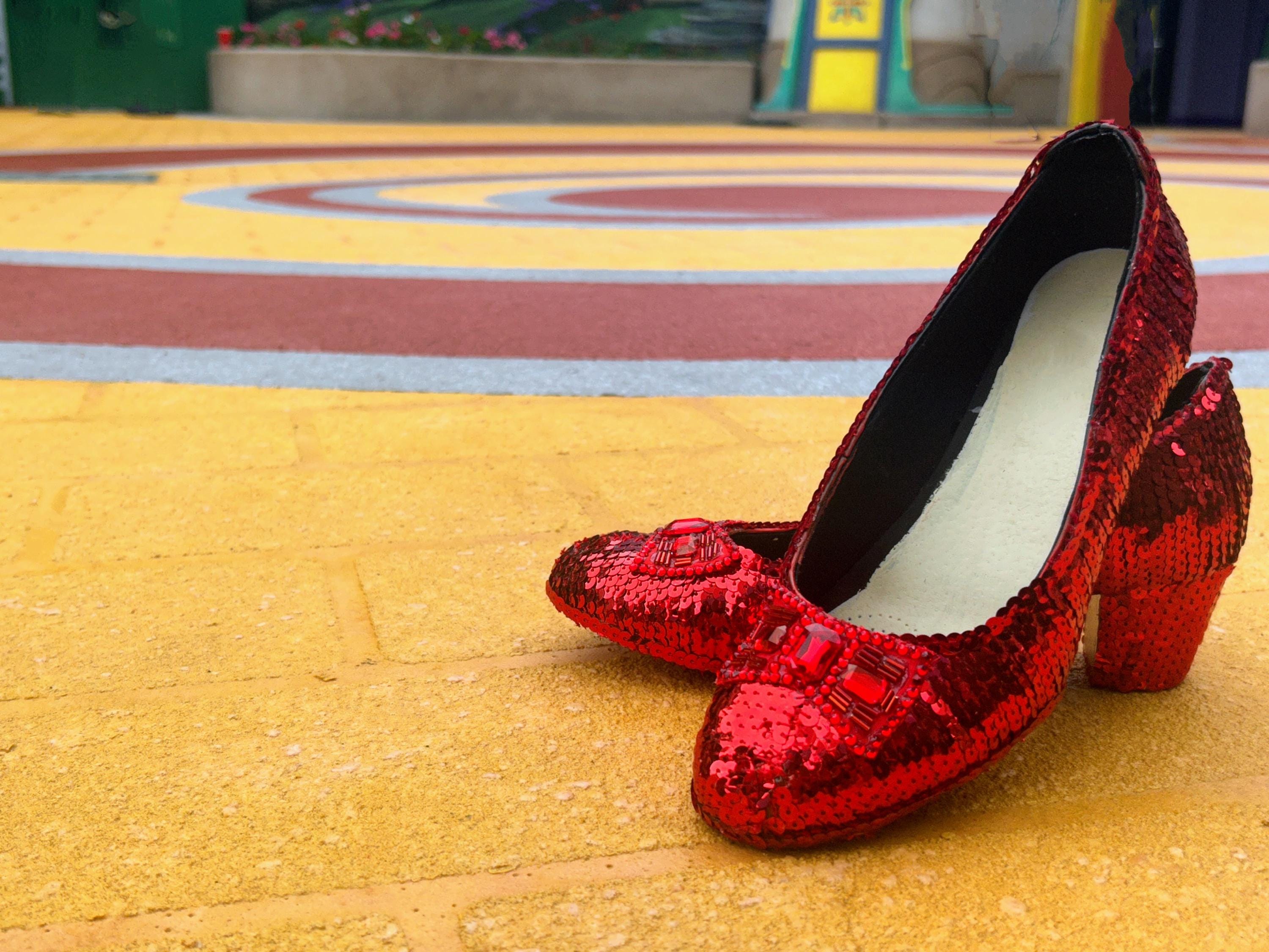 Ruby Slippers - Wizard of Oz (replicas) - Etsy