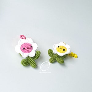 Crochet Amigurumi Flower Keychain,handmade Flower Keychain, Amigurumi ...