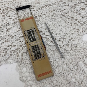 Old Mechanical Calculator Vintage Adding Machine Machine Calculator ...