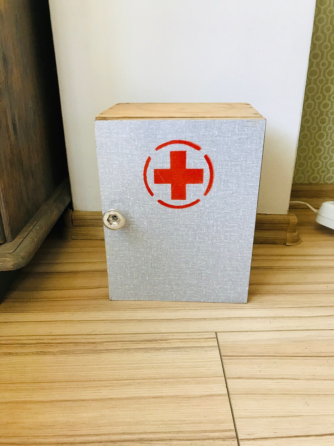 Medical Box Medicine Box Doctor Case Vintage Box With Lid Box With Red ...