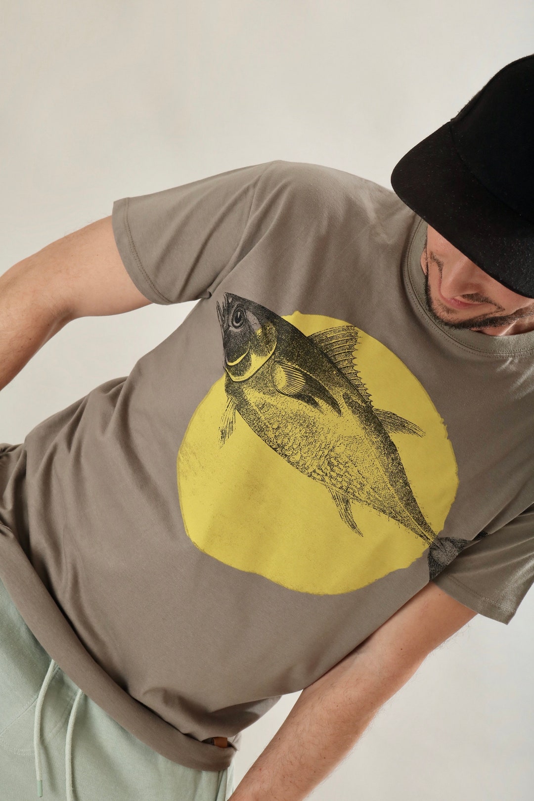 Screen Printed Graphic on T-shirt - "fish & Circle" - Etsy