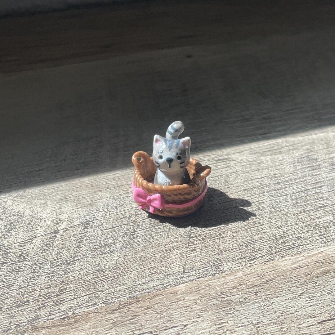 Polymer Clay Tabby Cat in Basket Desk Friend Figurine - Etsy