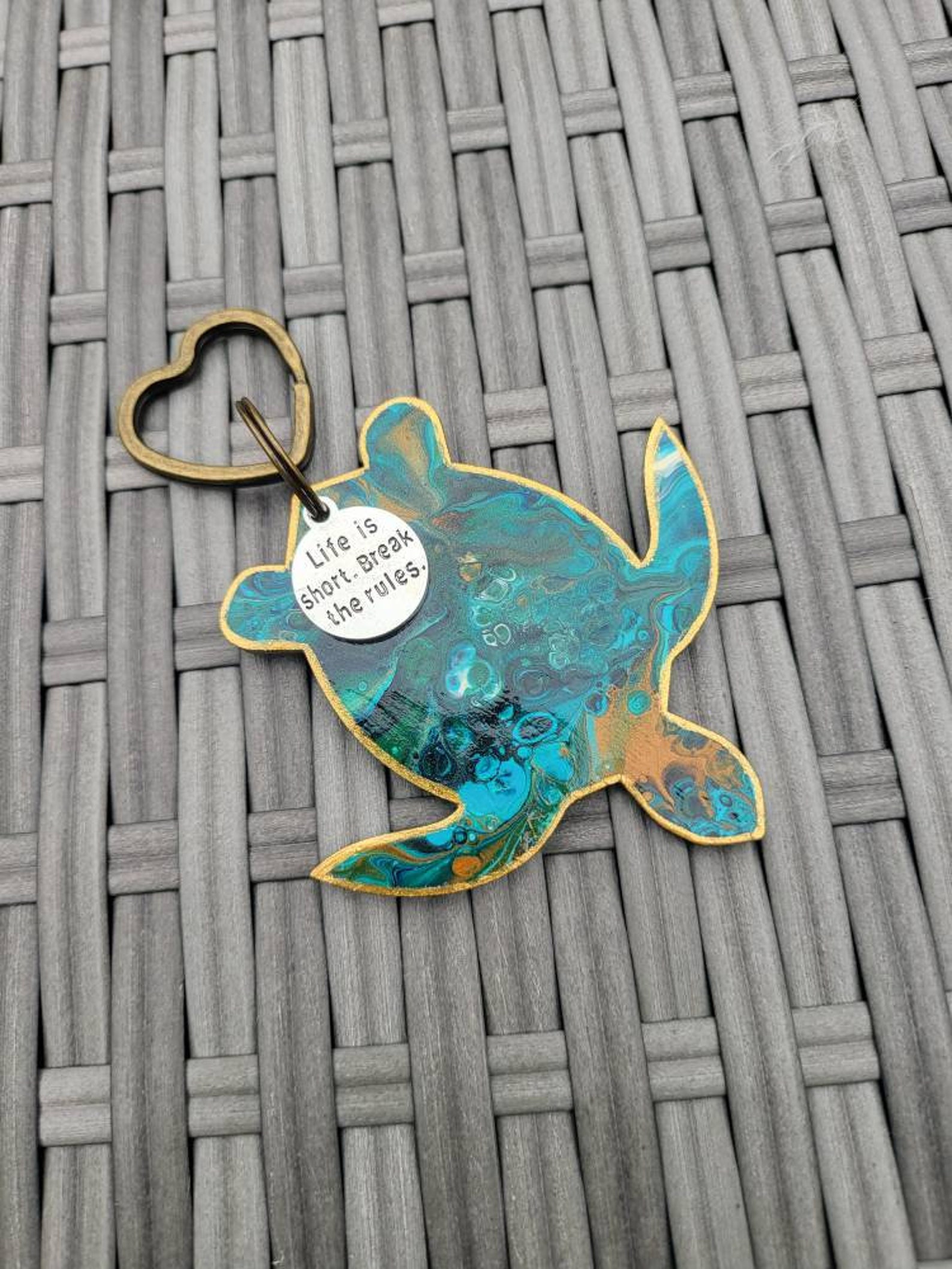 Surfboard Keychain | Perfect Gift for Any Beach Enthusiast | Practical ...