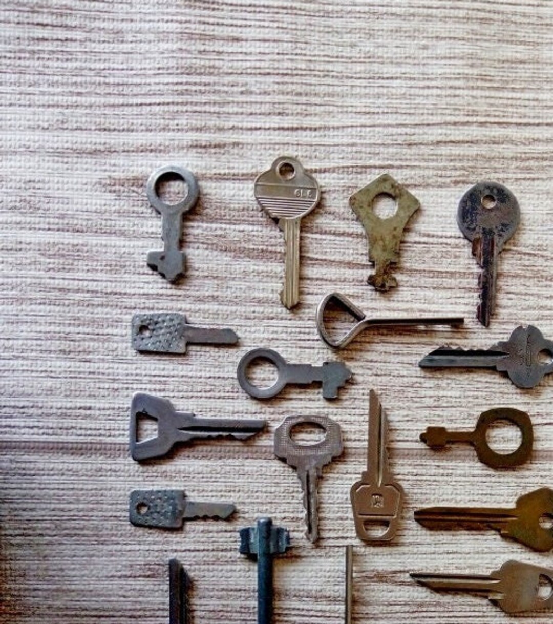 Antique Set of Vintage Metal Keys Rustic Home Decor Old Country Keys ...