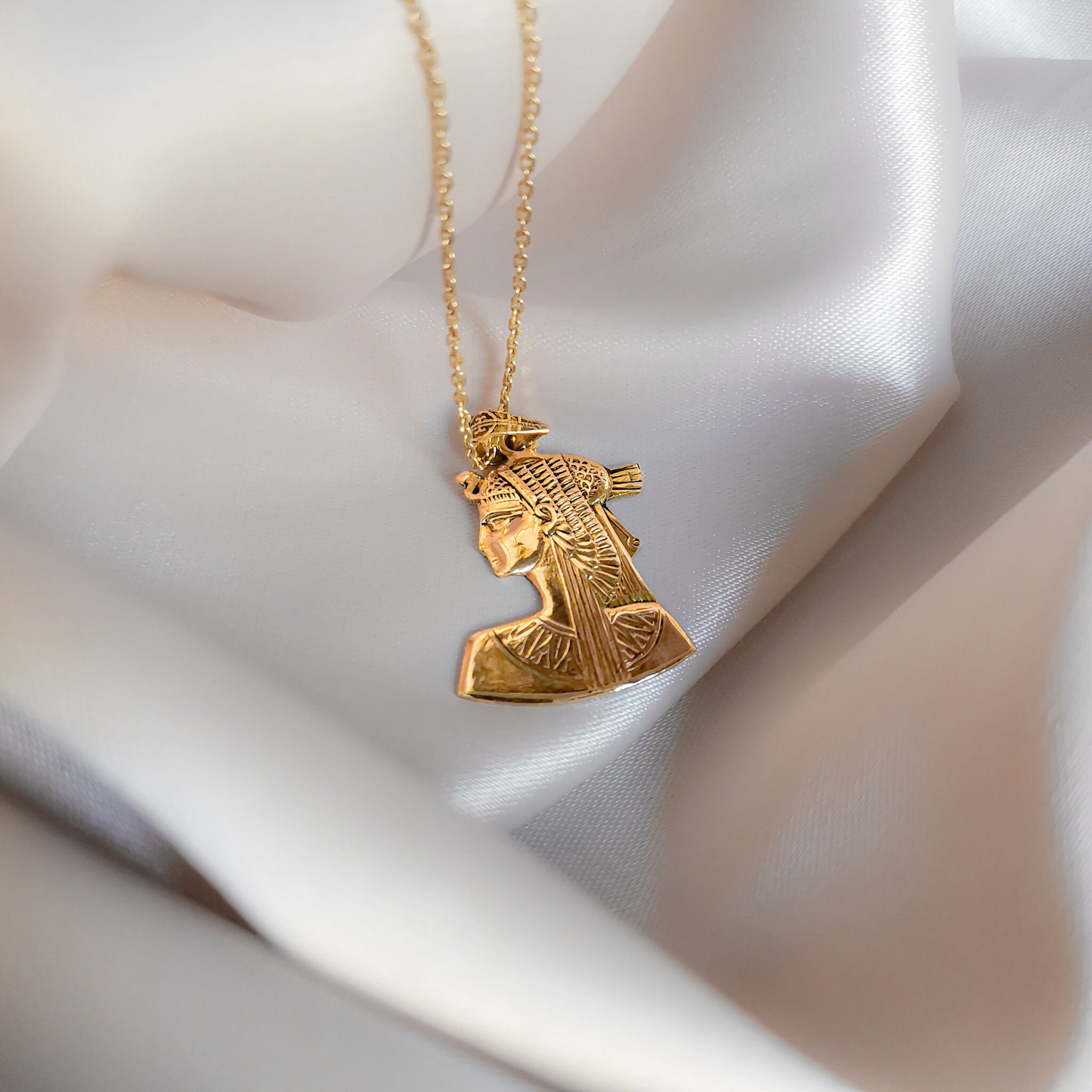18K Gold Cleopatra Pendant, Queen Cleopatra, Cleopatra Gold Pendant ...