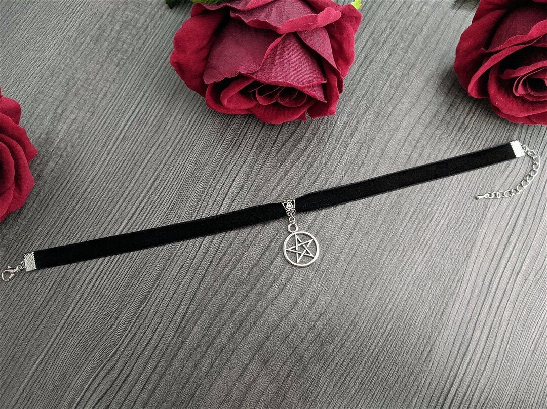 Black Gothic Velvet Choker With Small Pentagram Pendant - Witch Jewelry ...