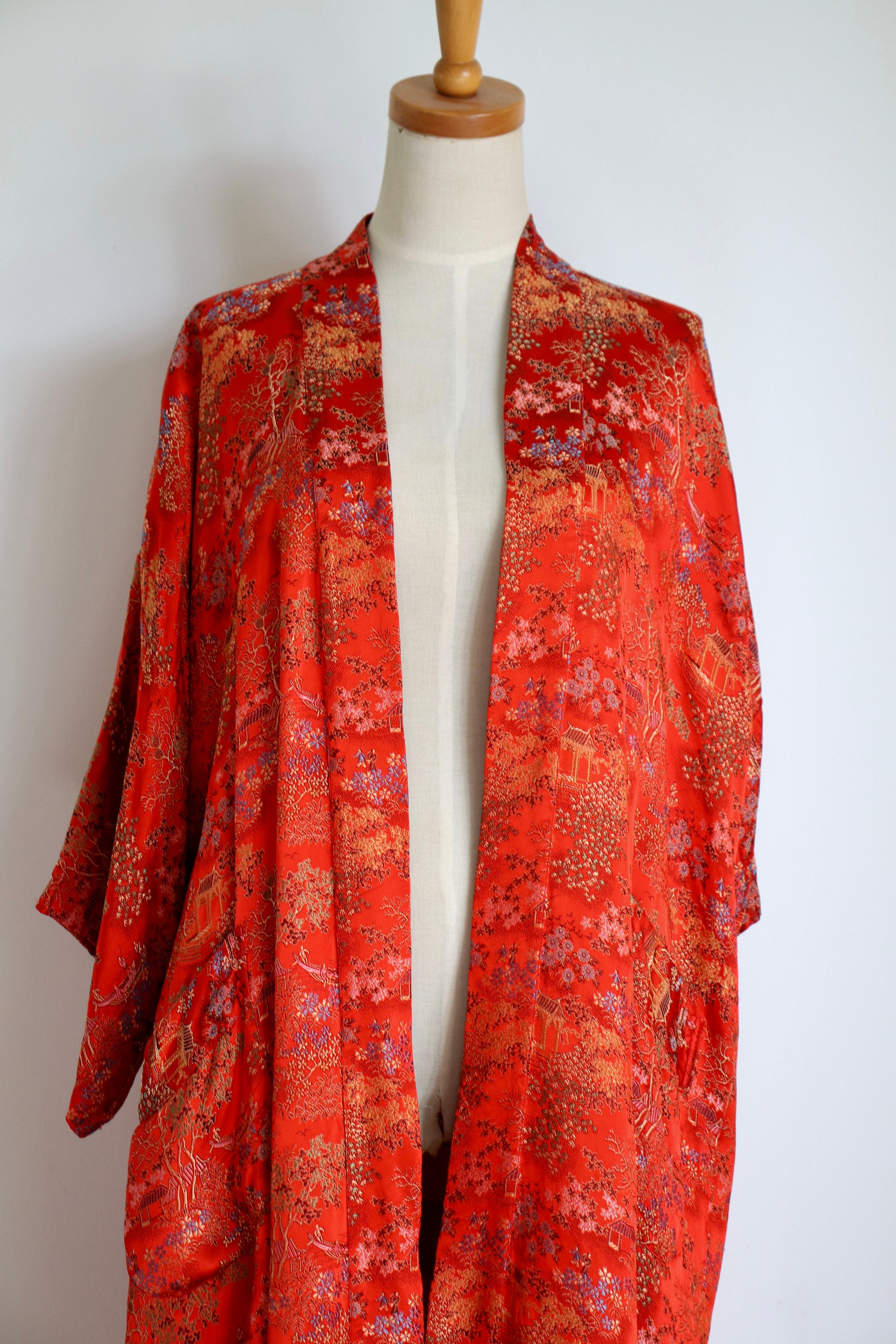 1970s Red Chinese Satin Robe. Red Chinese Kimono Embroidered - Etsy ...