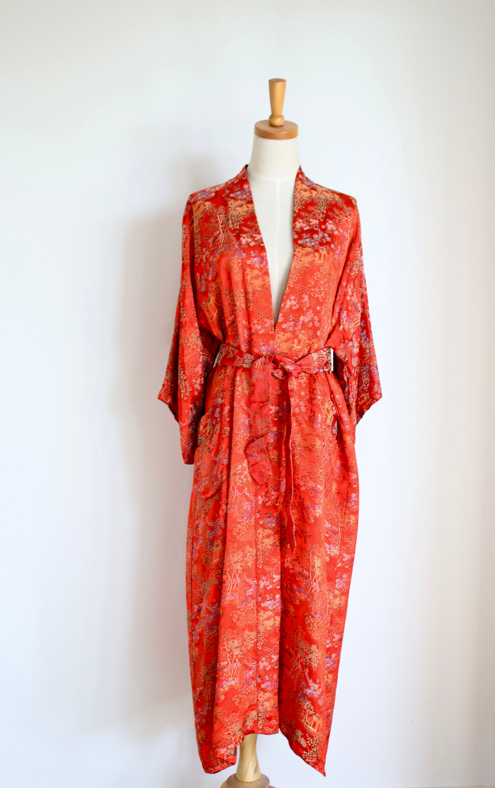 1970s Red Chinese Satin Robe. Red Chinese Kimono Embroidered - Etsy ...