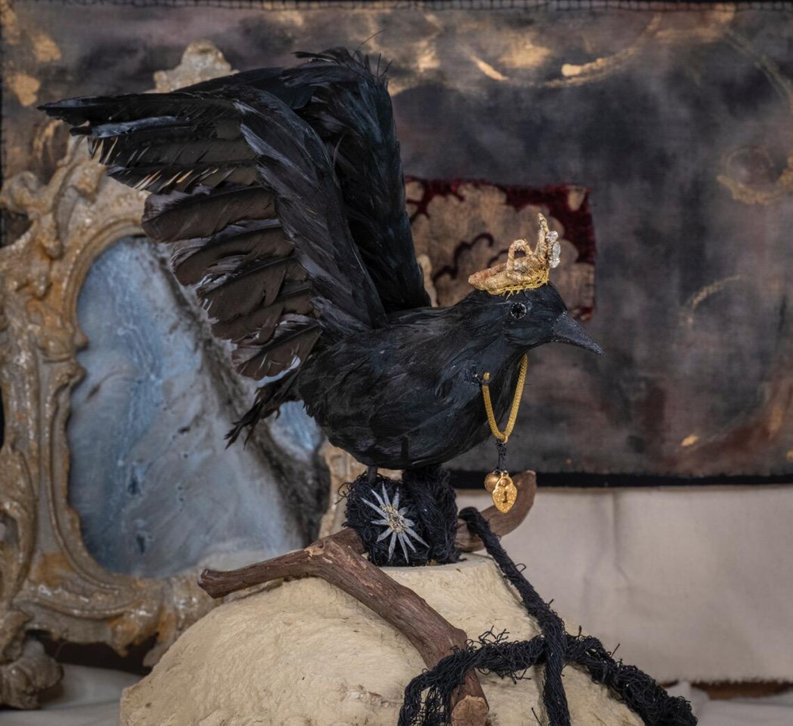 Tarot Readers Table, Tarot Parlor, Ritual Raven, Goddess Ritual ...