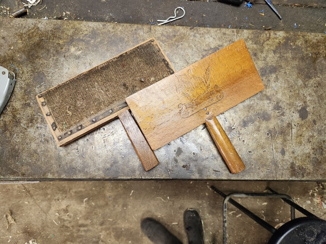 Set of Two Vintage Old Holmes and White No. 8 Cotton/wool Carding Combs ...