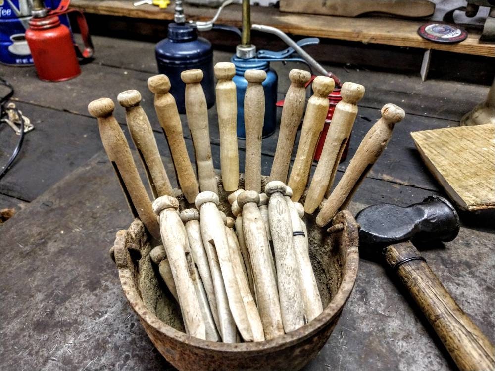 Set of 10 Vintage Round Clothes Pins Mid-century Clothes - Etsy