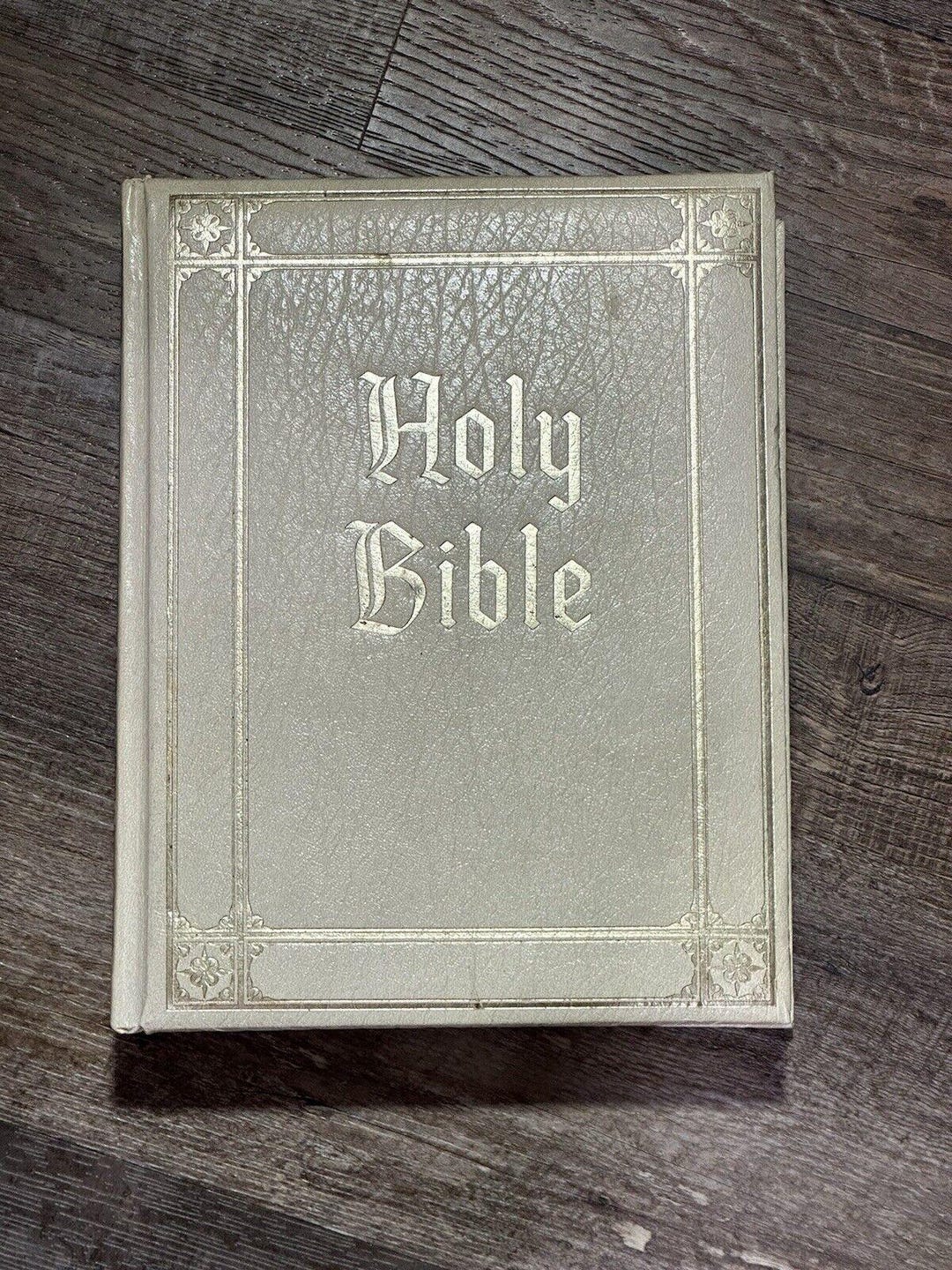 Holy Bible Guiding Light Edition Goodwill Publishers, Gastonia North ...