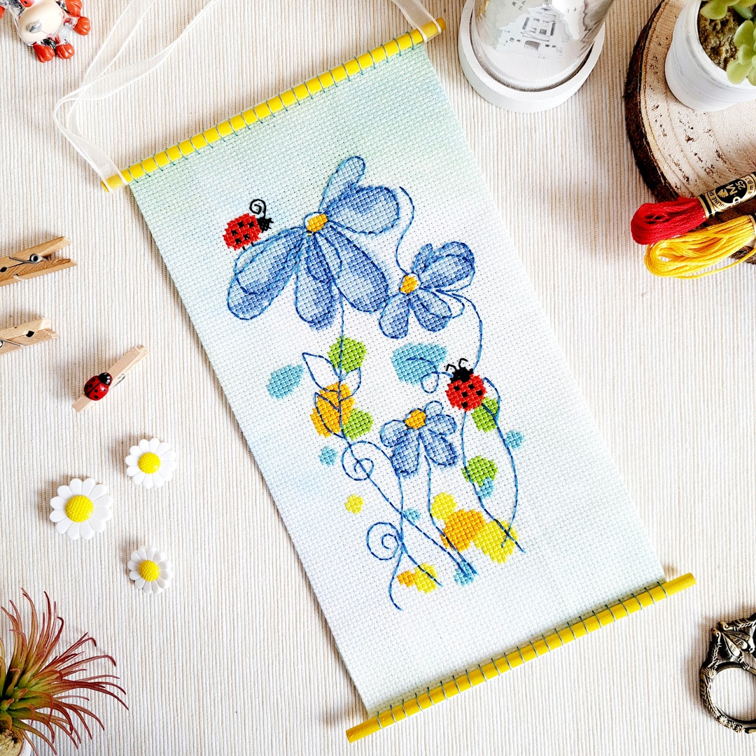 Daisy Cross Stitch Pattern - Blue Flowers With Ladybug (lovebug) and ...