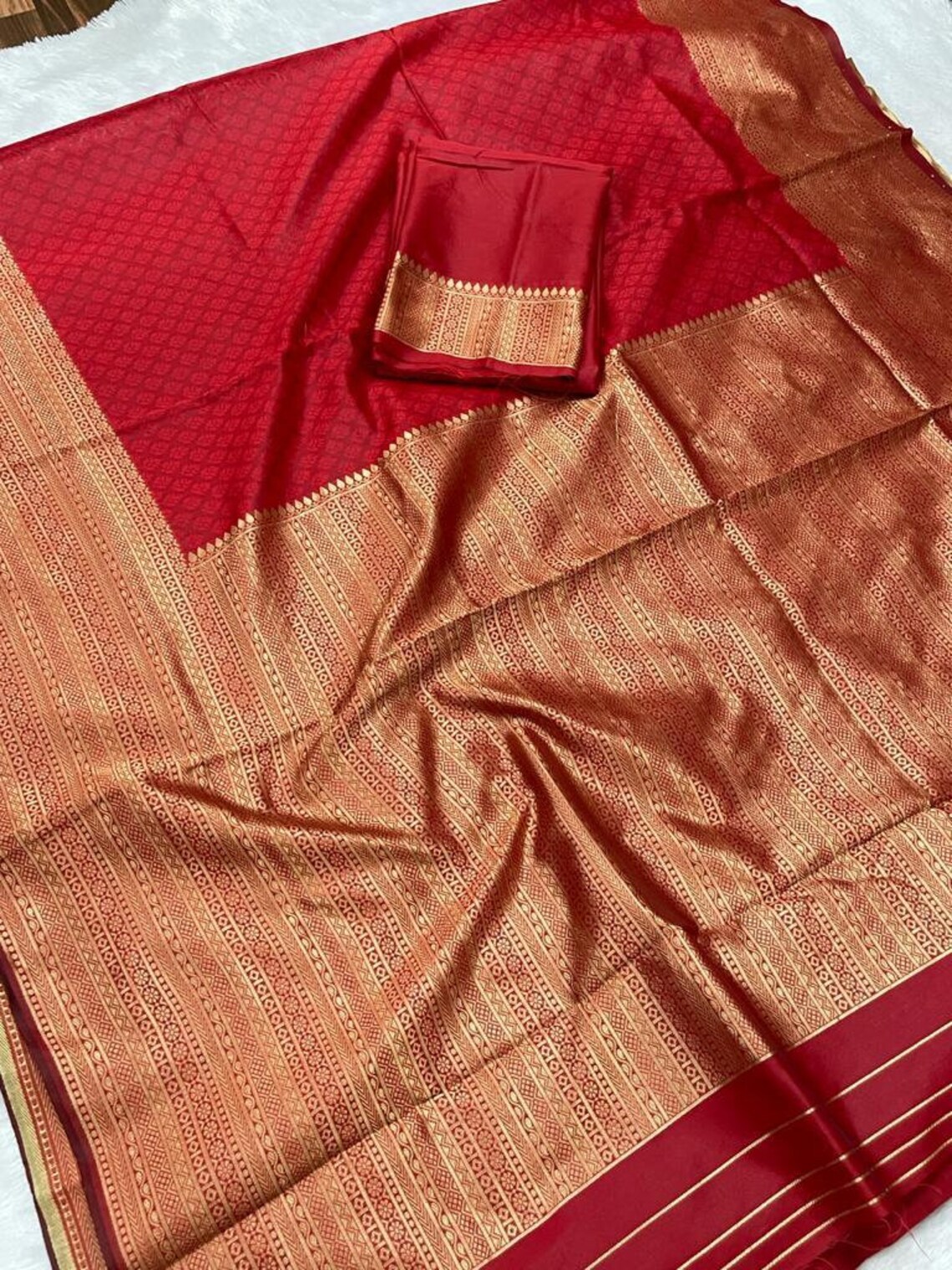 Red Colore Designer Bold and Beautiful Saree Indian - Etsy
