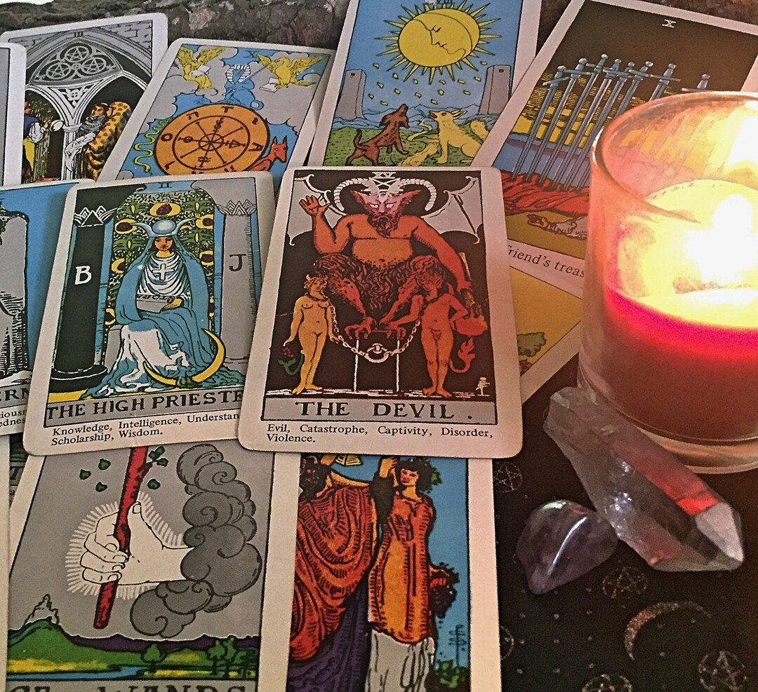 A Traditional Tarot Reading - Etsy